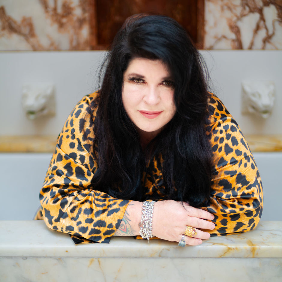 Michele Knight - Multi Award-Winning Psychic & Astrologer